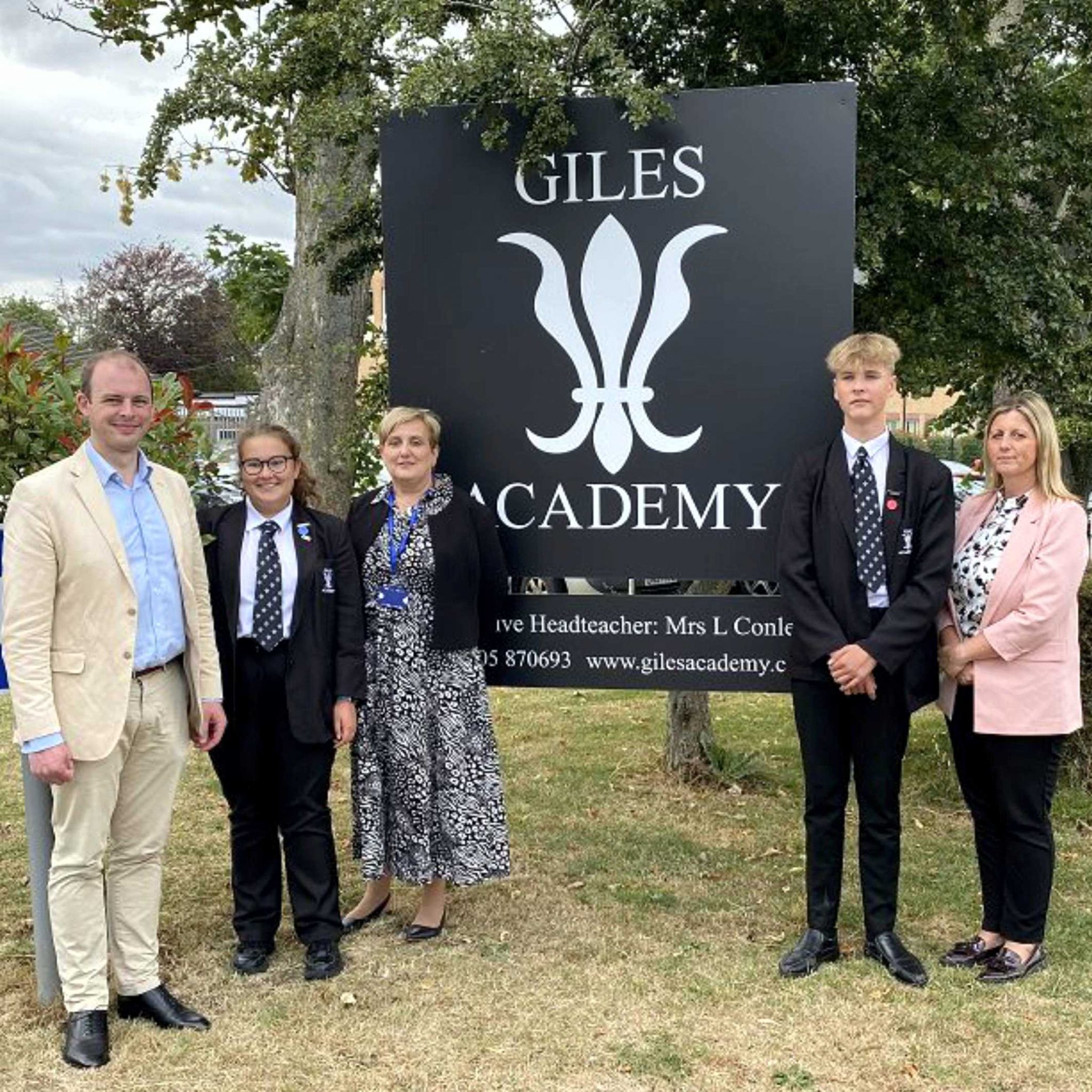 MP visits Giles Academy to see the transformation in person – Giles Academy